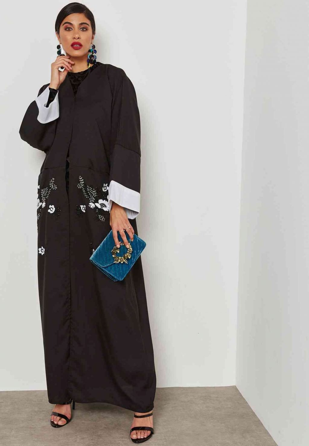 10 New Abaya Styles for Muslim Women in 2022